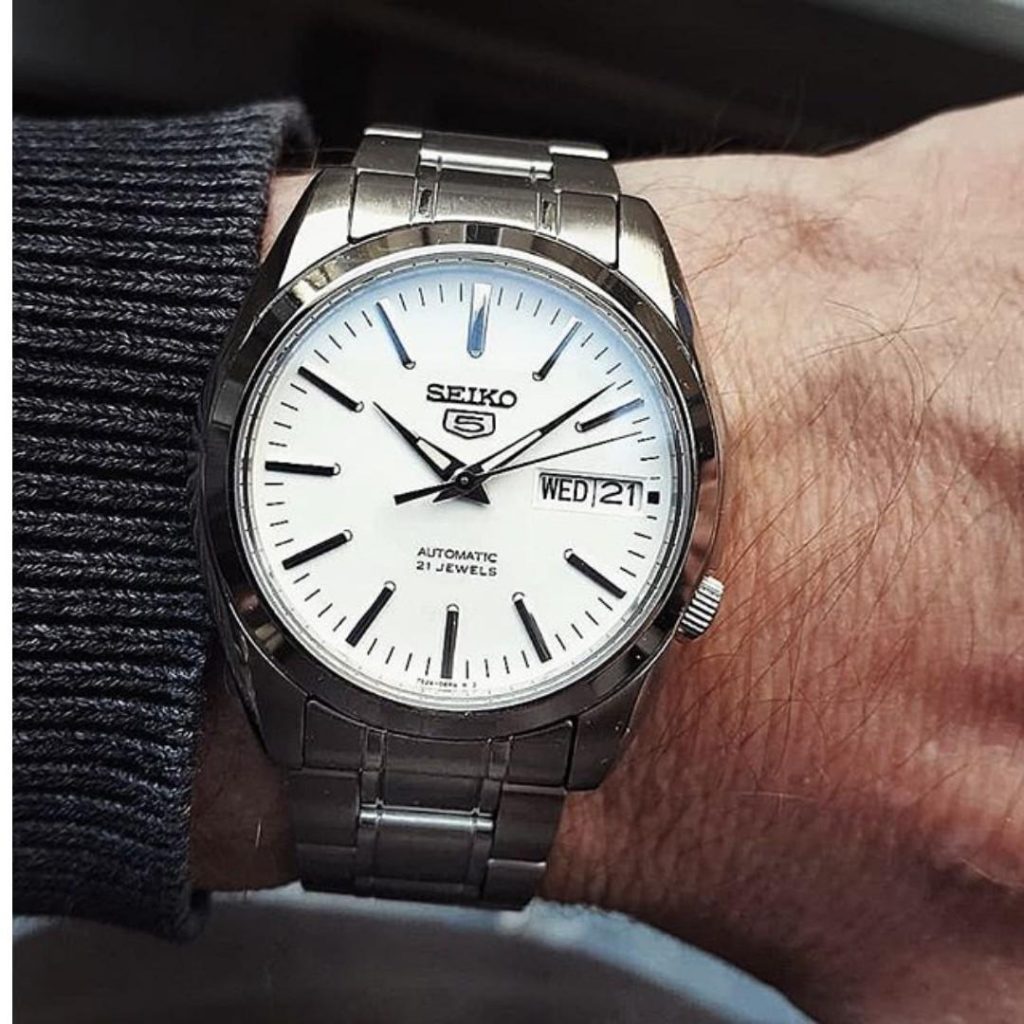 Seiko 5 SNKL41 Review & Complete Guide - Millenary Watches