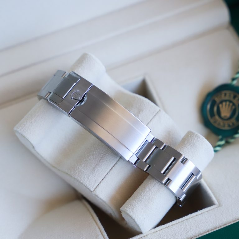 Rolex Submariner Home Restoration Guide (Polish & Scratch Removal ...