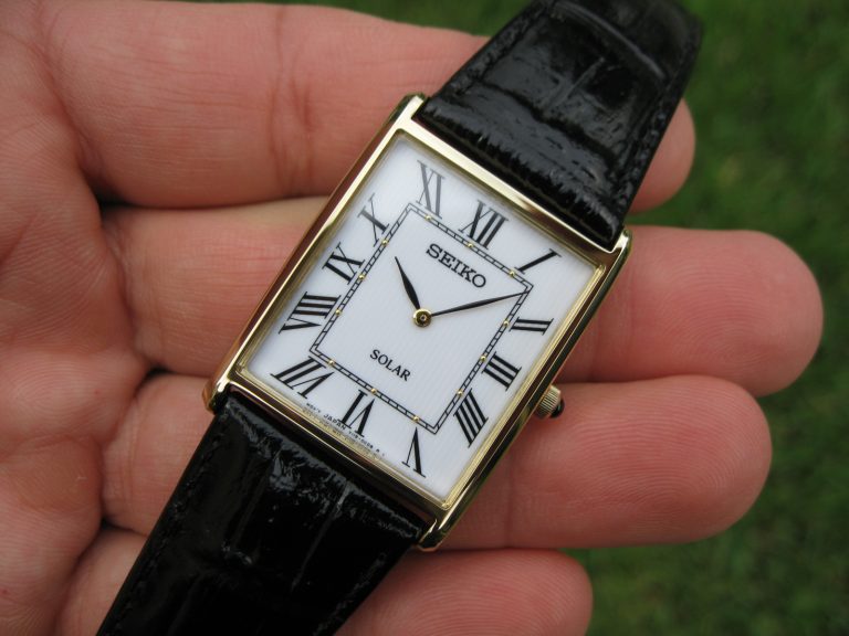 Seiko Solar SUP880 Review & Complete Guide - Millenary Watches
