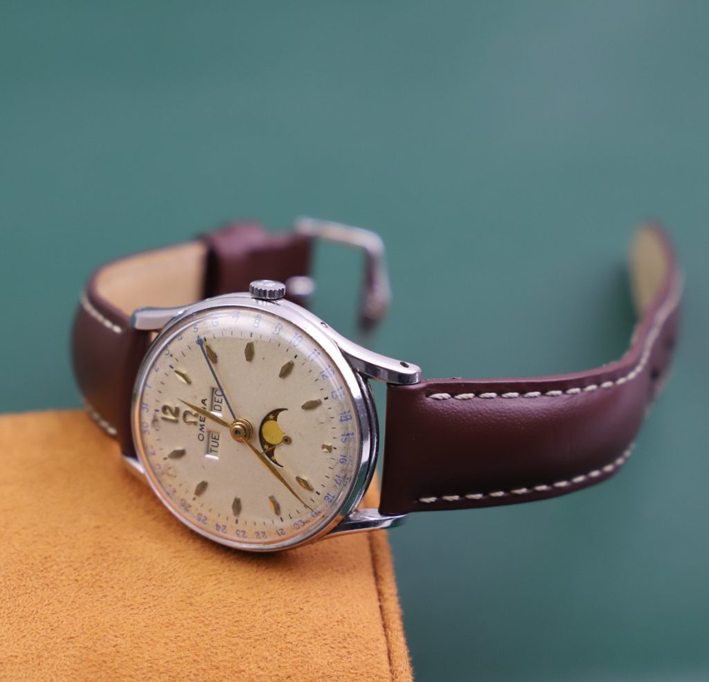 Omega Cosmic Triple Calendar Moonphase 1949 CK 2471 - Millenary Watches