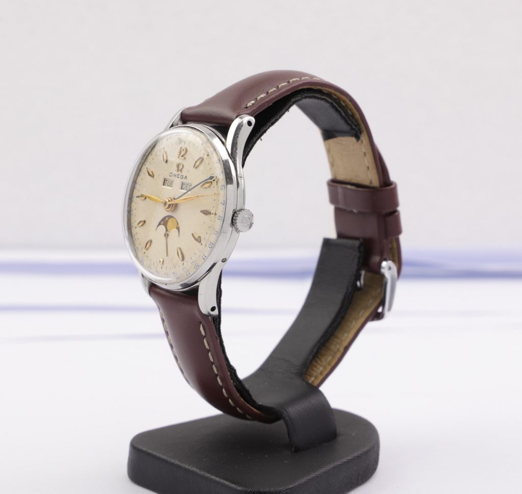 Omega Cosmic Triple Calendar Moonphase 1949 CK 2471 - Millenary Watches