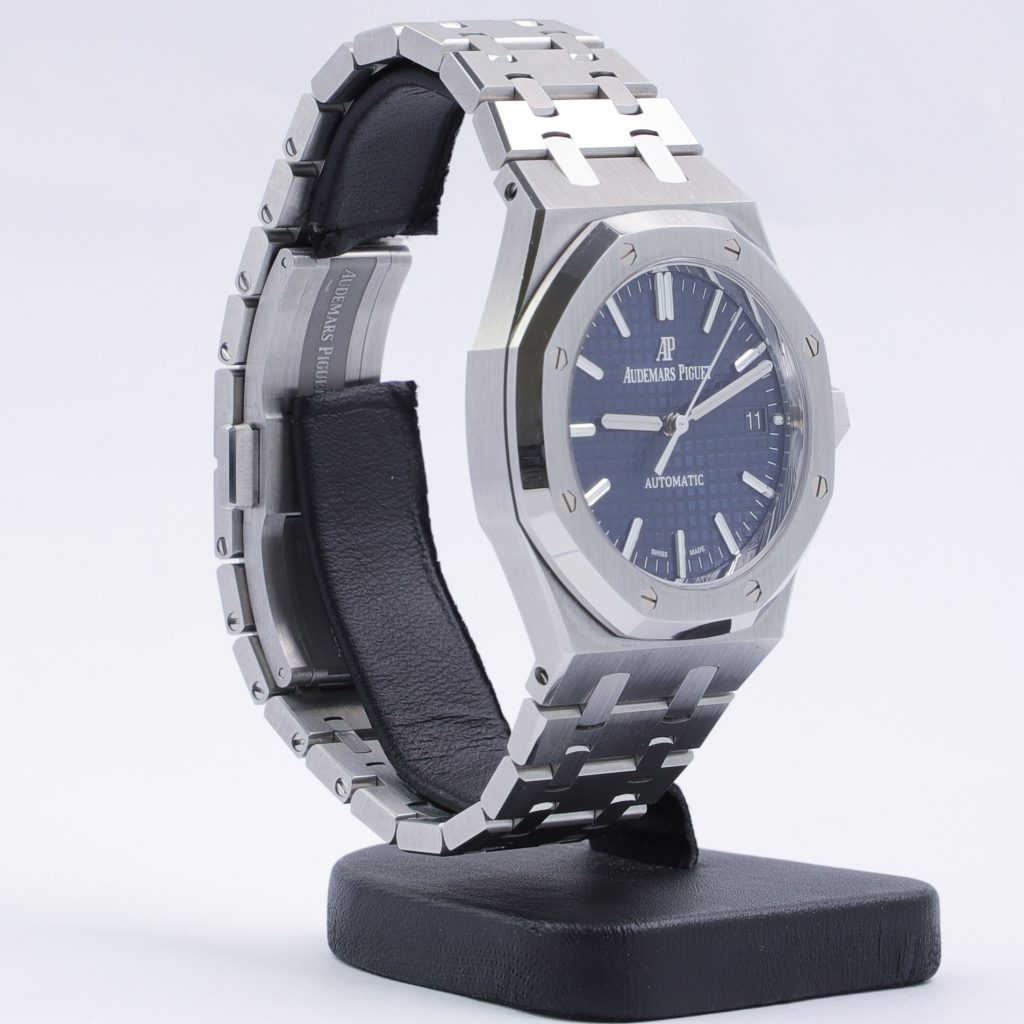 Audemars Piguet Royal Oak 15450ST Blue Dial 37mm 2018 - Millenary Watches