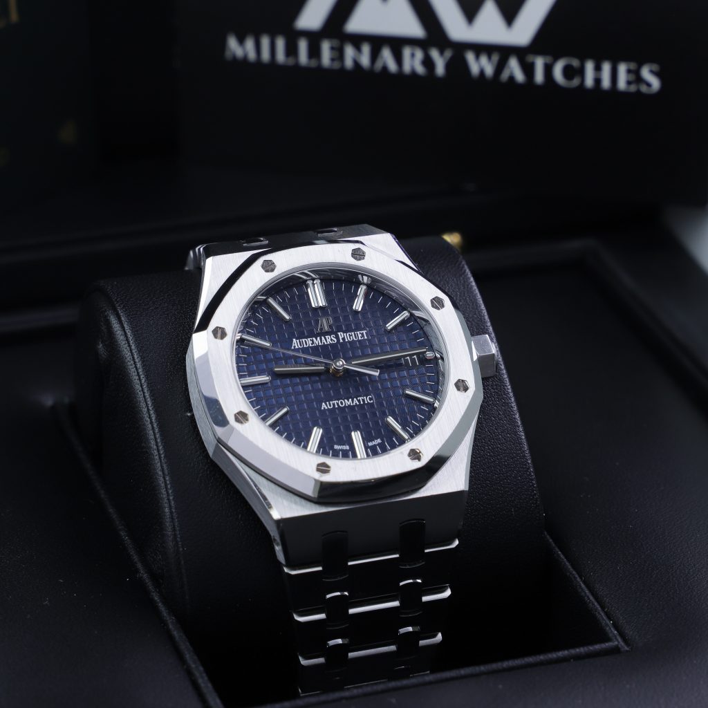 Audemars Piguet Royal Oak 15450ST Blue Dial 37mm 2018 - Millenary Watches