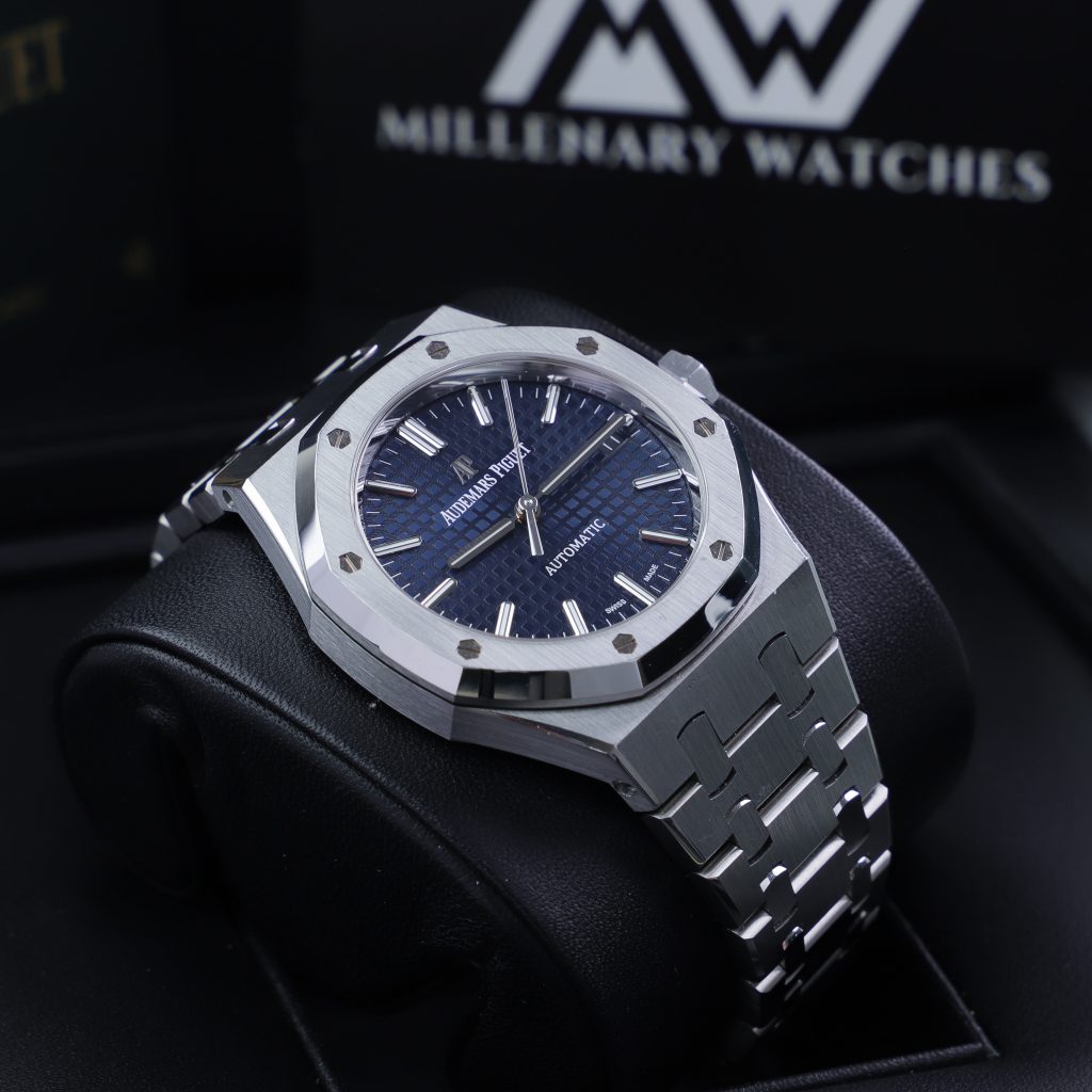 Audemars Piguet Royal Oak 15450ST Blue Dial 37mm 2018 - Millenary Watches