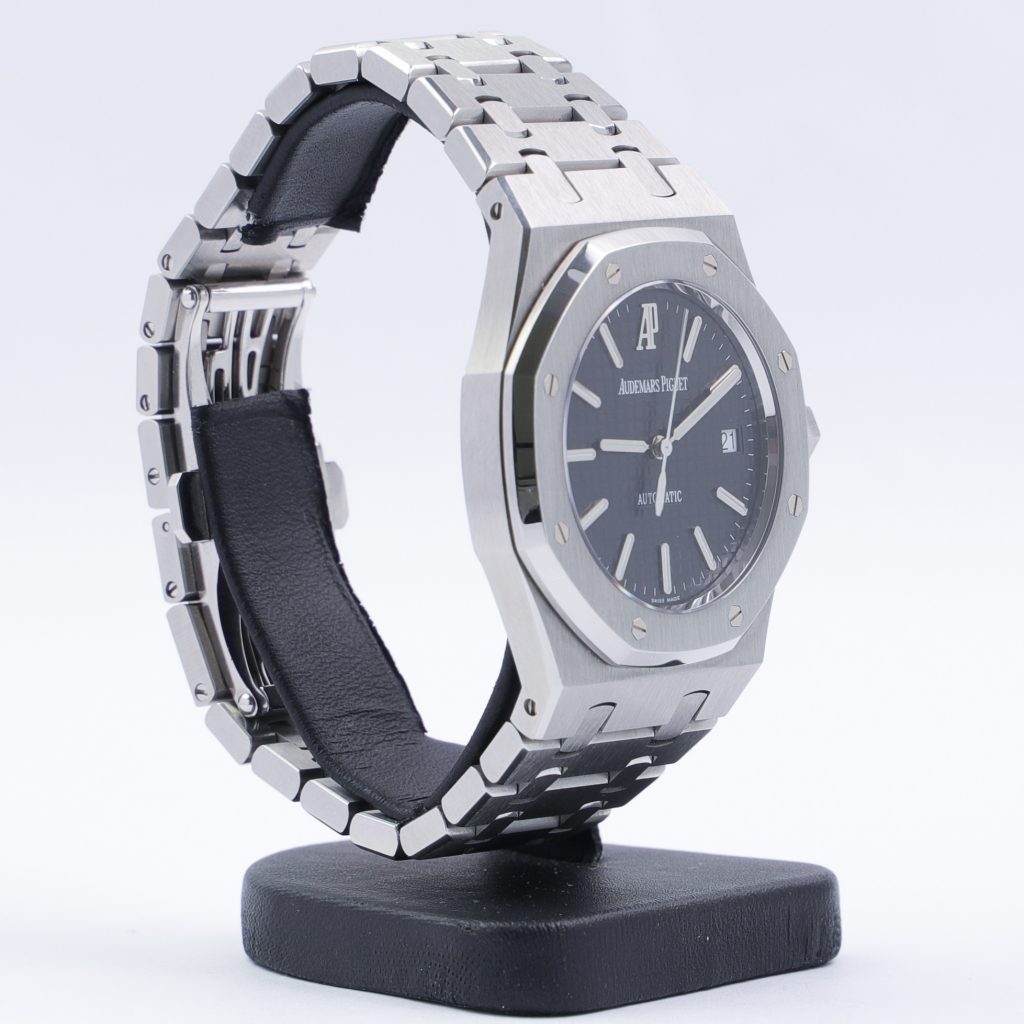 Audemars Piguet Royal Oak 39mm 15300ST Black Dial - Millenary Watches